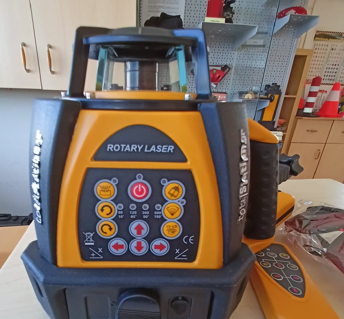 Χωροβάτες Laser: Περιστροφικό Laser, οριζόντιο / κατακόρυφο